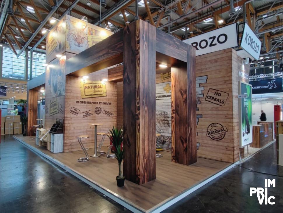 Stand a medida Natural Greatness en PVC híbrido ignífugo - Imprivic